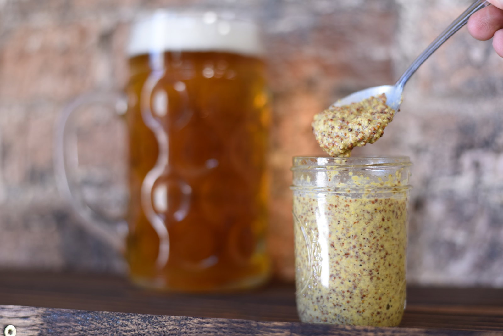 Tout savoir sur la moutarde : composition, fabrication et recettes